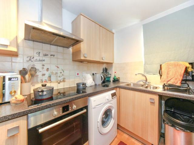 2 bedroom apartment to rent The Parklands, Dunstable, Bedfordshire, LU5