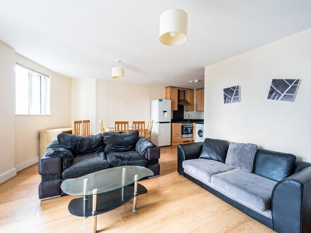 2 bedroom apartment to rent The Roundhouse, Gunwharf Quays, Portsmouth, PO1