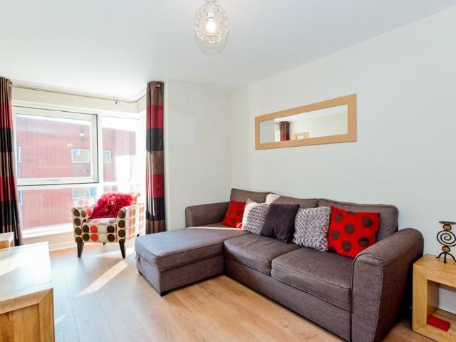 2 bedroom apartment to rent The Roundhouse, Gunwharf Quays, Portsmouth, PO1