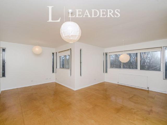 2 bedroom apartment to rent Victoria Court, 16 Grand Avenue, Hove, BN3