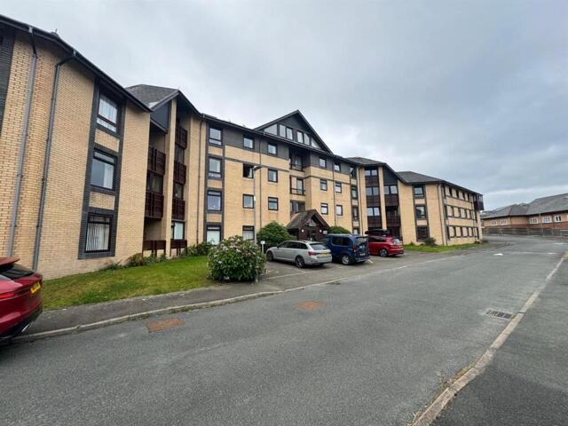 2 Bedroom Apartment Trefechan Trefechan 99840251