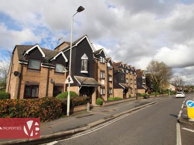 2 Bedroom Apartment Waltham Cross Essex LS102008395