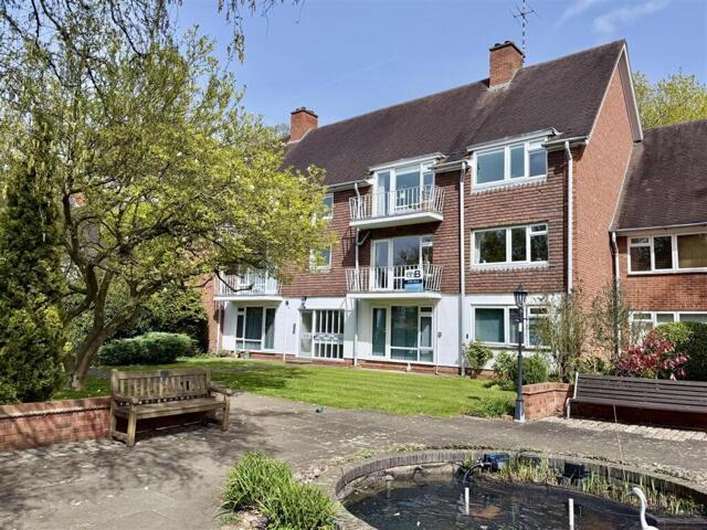 2 Bedroom Apartment Warwick Warwickshire 101676997