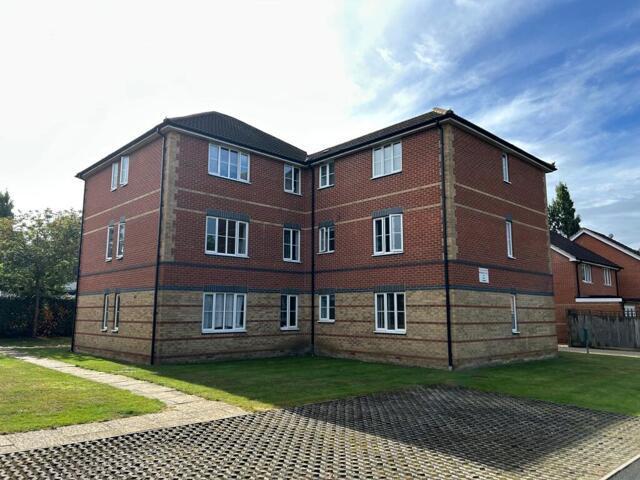 2 Bedroom Apartment Waterlooville Hampshire 98968957