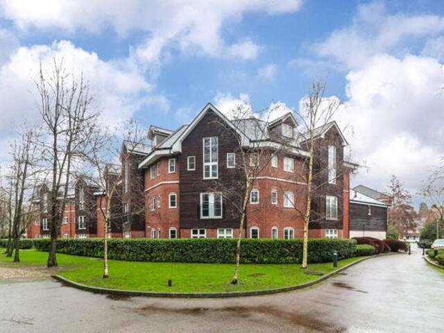 2 Bedroom Apartment Watford Hertfordshire LS99926230