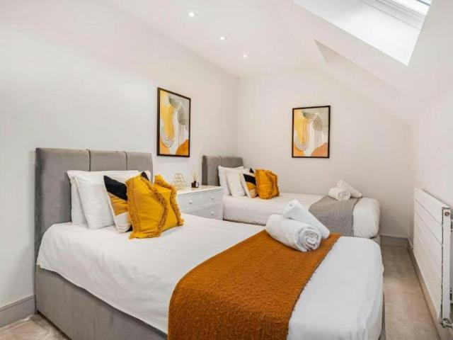 2 Bedroom Apartment Wembley Wembley LS99307158
