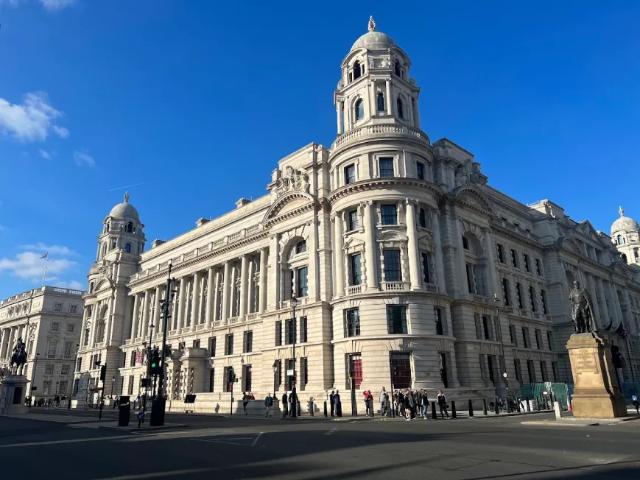 2 Bedroom Apartment Whitehall London LS102596662