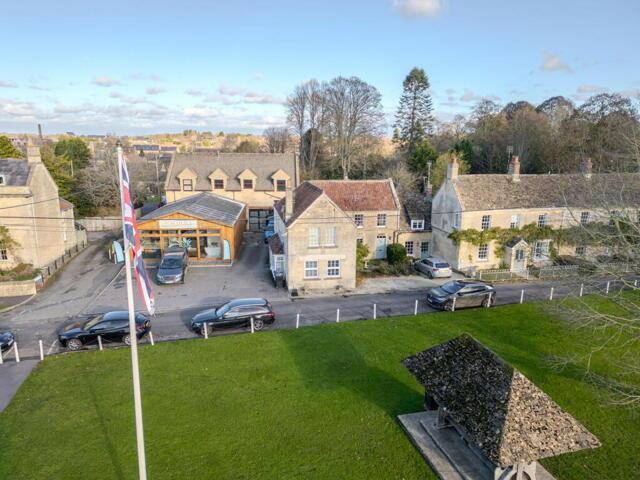 2 Bedroom Apartment Wiltshire Wiltshire 98504074