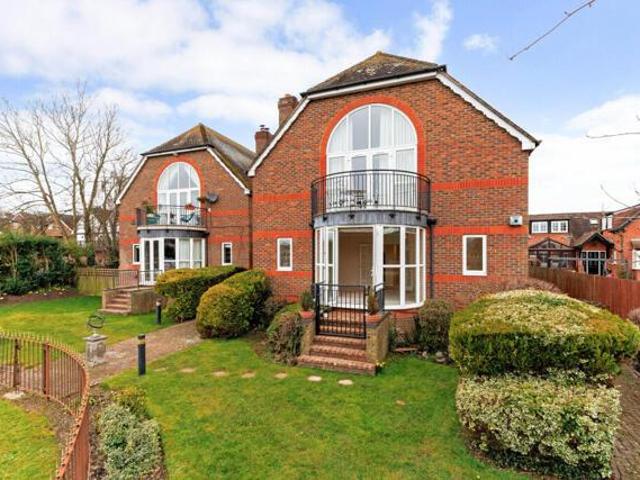 2 Bedroom Apartment Windsor Windsor And Maidenhead 102023794