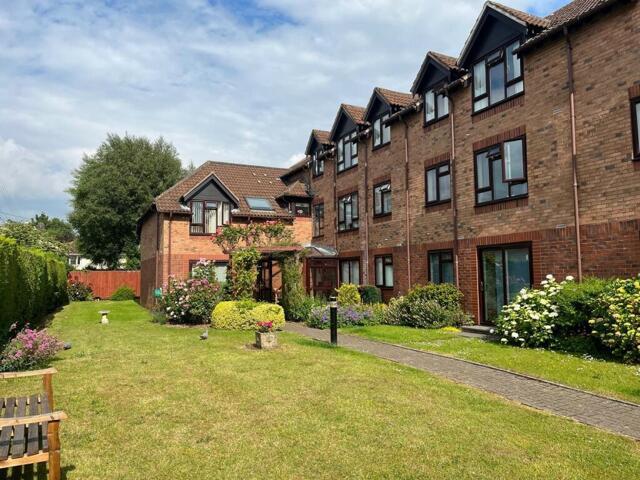 2 Bedroom Apartment Winscombe Winscombe 90687490