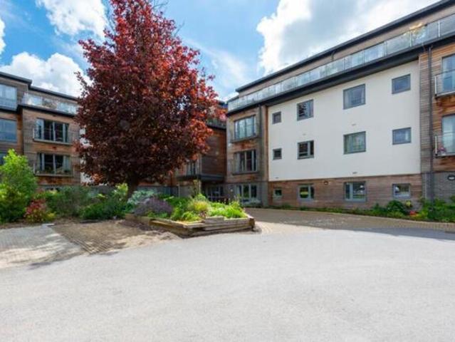 2 Bedroom Apartment Witney Oxfordshire LS101676121