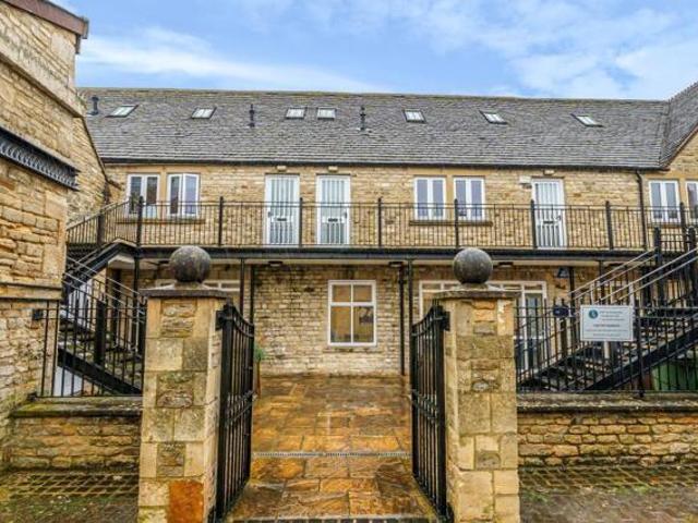 2 Bedroom Apartment Witney Oxfordshire LS101677572
