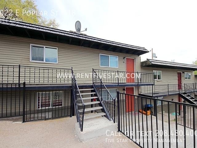 2 Bedroom Apartment with Google Fiber, Remodeled Summer 2026! Visit rentfivestar.com for details