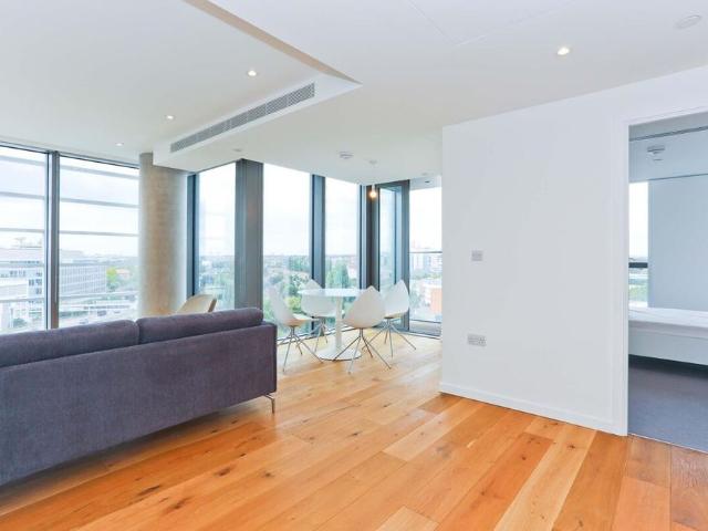 2 bedroom apartment with panoramic views and balcony available 31.07.26
