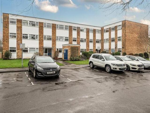 2 Bedroom Apartment Woking Surrey 98477307