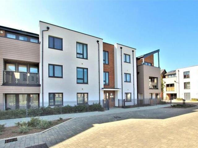 2 Bedroom Apartment Woking Surrey LS98504041