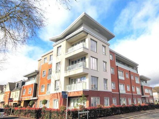 2 Bedroom Apartment Woking Surrey LS99236898