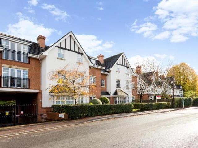 2 Bedroom Apartment Woking Surrey LS100398442