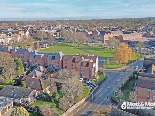 2 Bedroom Apartment Wokingham Berkshire 98612313