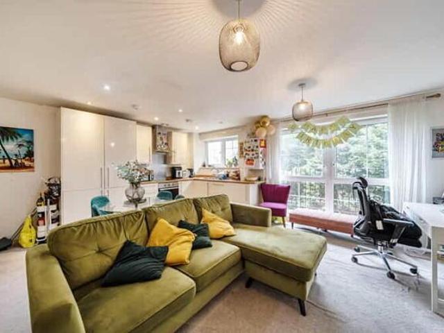 2 Bedroom Apartment Woodford Greater London LS101168334