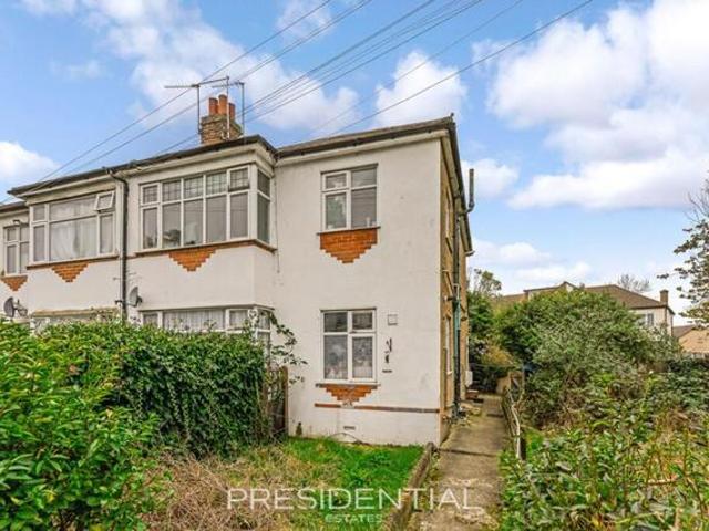 2 Bedroom Apartment Woodford Green Greater London 100456666