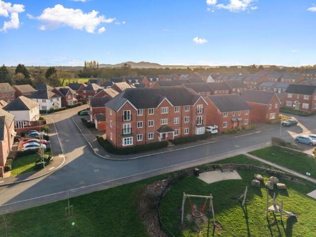 2 Bedroom Apartment Worcester Worcestershire 99773732
