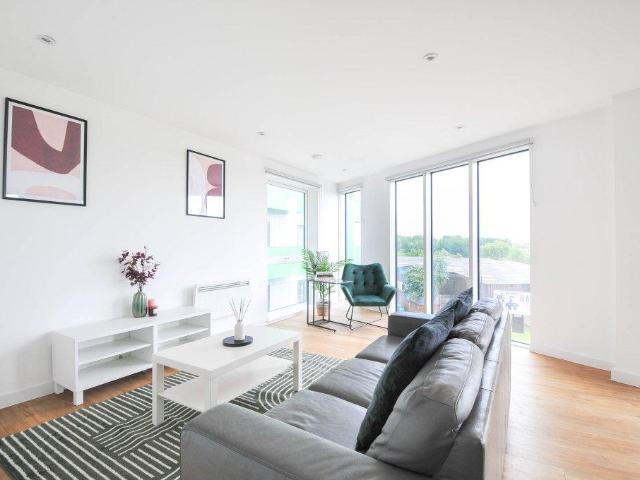 2 Bedroom Apartment – X1 Eastbank. 2 bed apartment to rent £1,475 pcm £340 pw