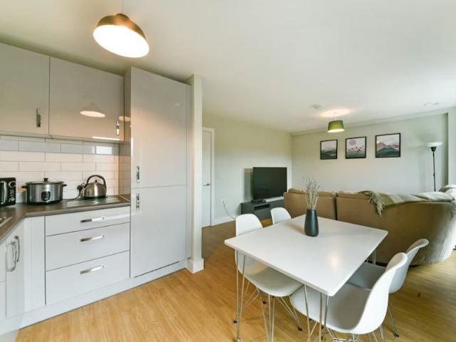 2 bedroom apartment