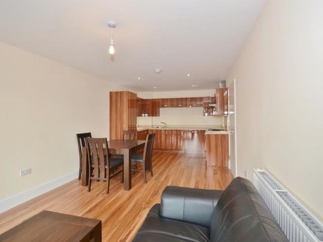 2 bedroom apartment