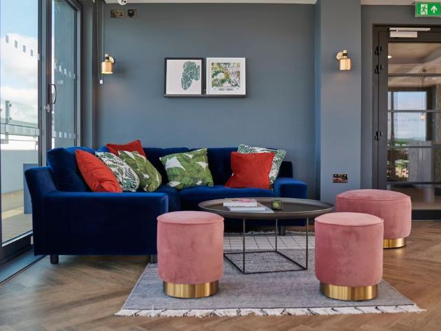 2 bedroom apartment