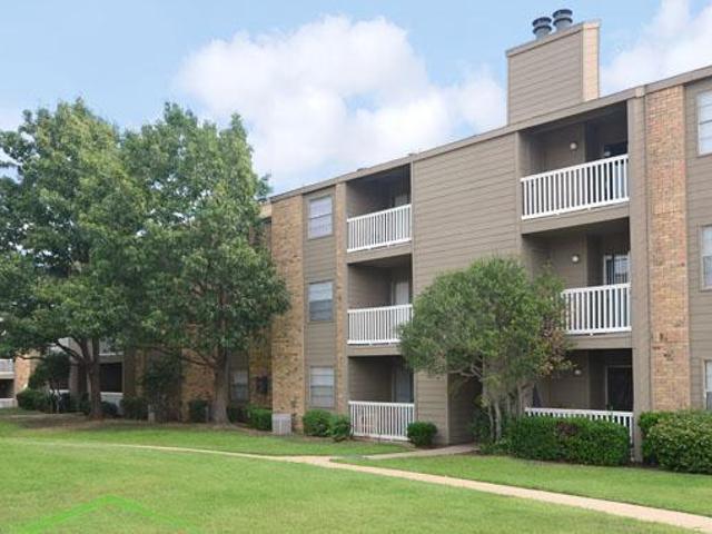 2 bedroom, Arlington TX 76006 77111455