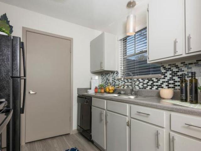 2 bedroom, Arlington TX 76011 LS77111479