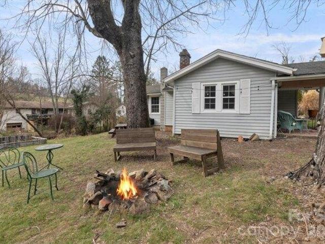 2 bedroom, Asheville NC 28804 104901844