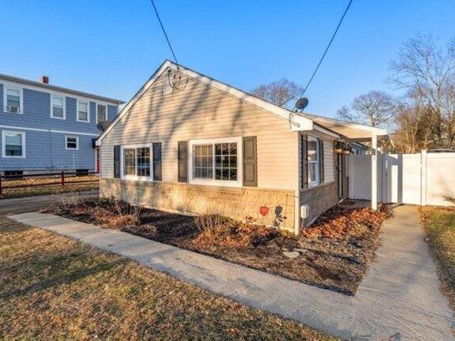 2 bedroom, Attleboro MA 02703 102373204