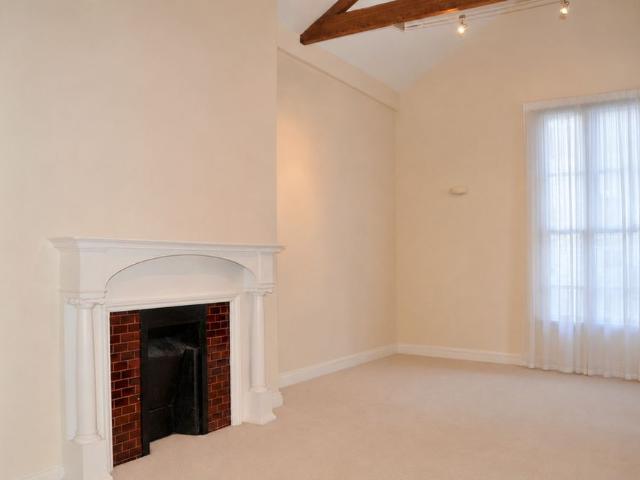 2 bedroom Attractive Ground Floor Apartment to rent