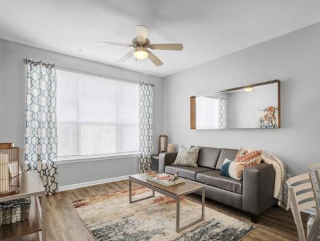 2 bedroom, Austin TX 78705 LS77112045