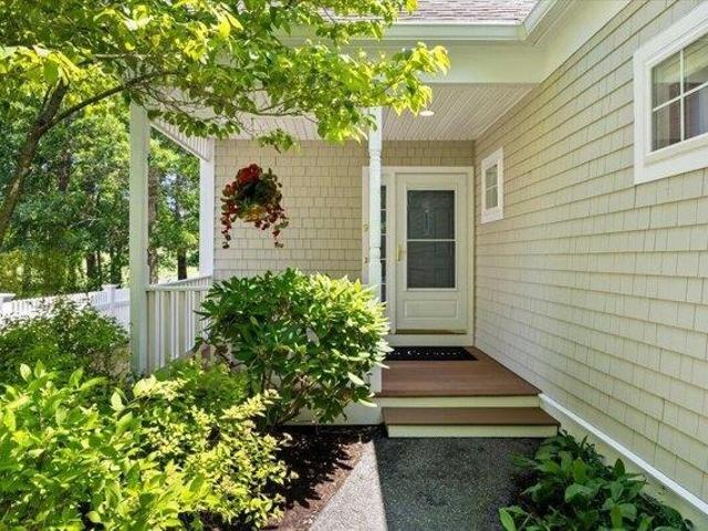 2 bedroom, Bourne MA 02532 105116522