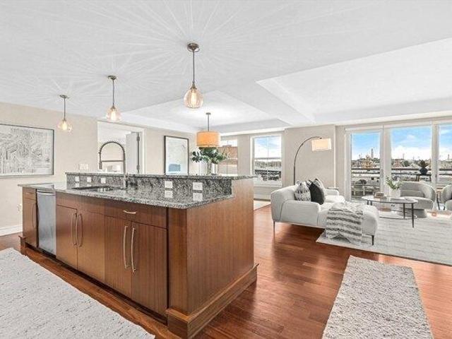 2 bedroom, Boston MA 02109 102585988