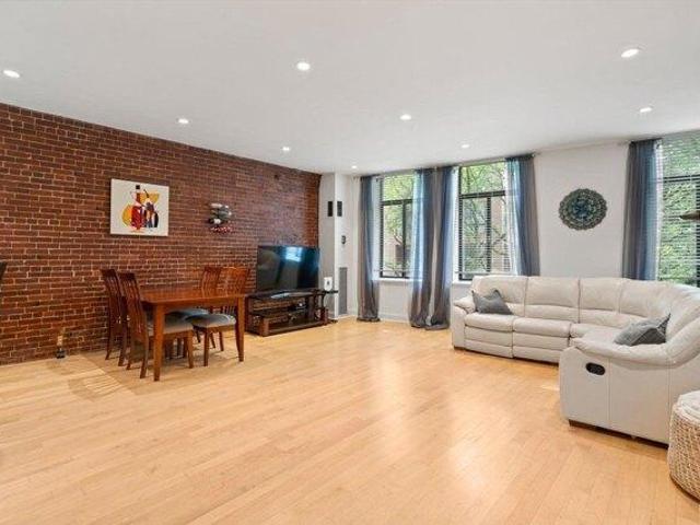 2 bedroom, Boston MA 02109 103442639