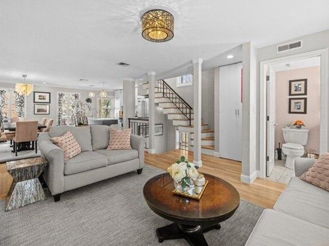 2 bedroom, Boston MA 02114 102961667