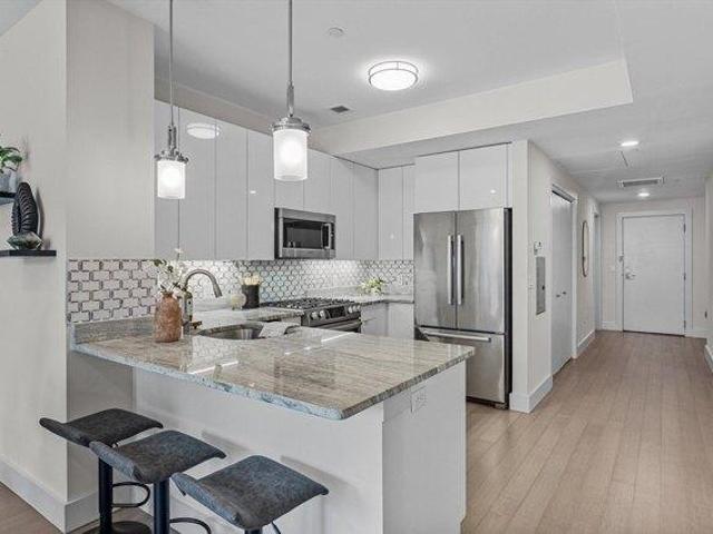 2 bedroom, Boston MA 02114 103072181