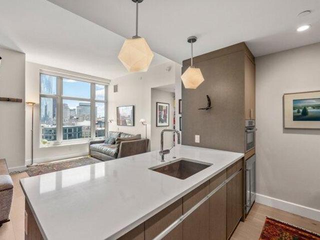 2 bedroom, Boston MA 02114 104568404