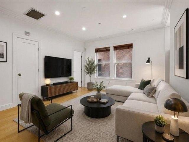 2 bedroom, Boston MA 02113 103968855