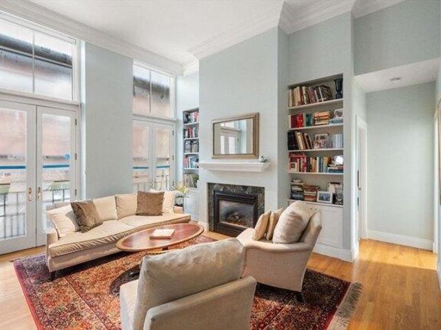 2 bedroom, Boston MA 02113 103930247