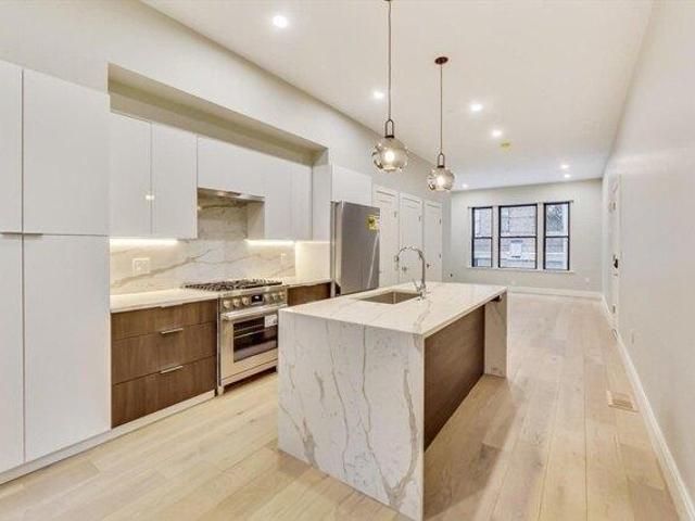 2 bedroom, Boston MA 02113 104609021