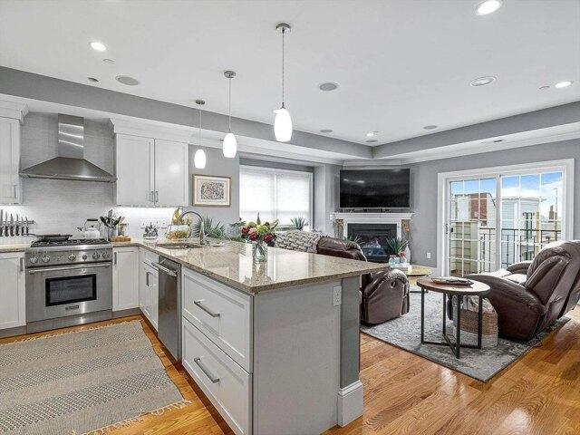 2 bedroom, Boston MA 02127 102411504