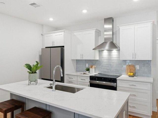 2 bedroom, Boston MA 02127 103250777