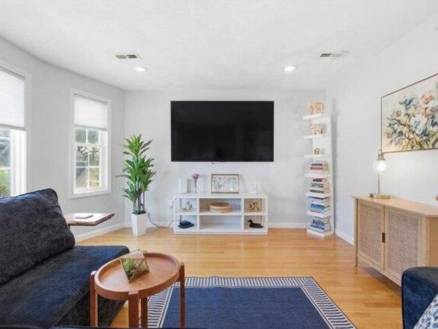2 bedroom, Boston MA 02128 103069292