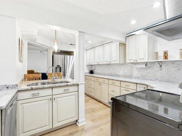 2 bedroom, Boston MA 02122 105095381