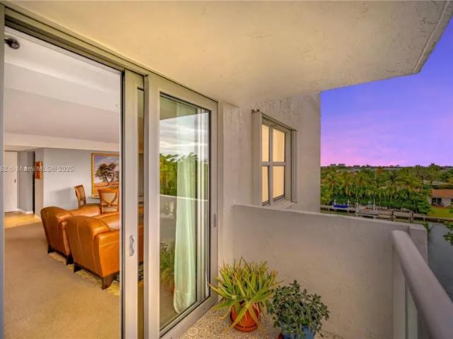 2 bedroom, Bay Harbor Islands FL 102659586